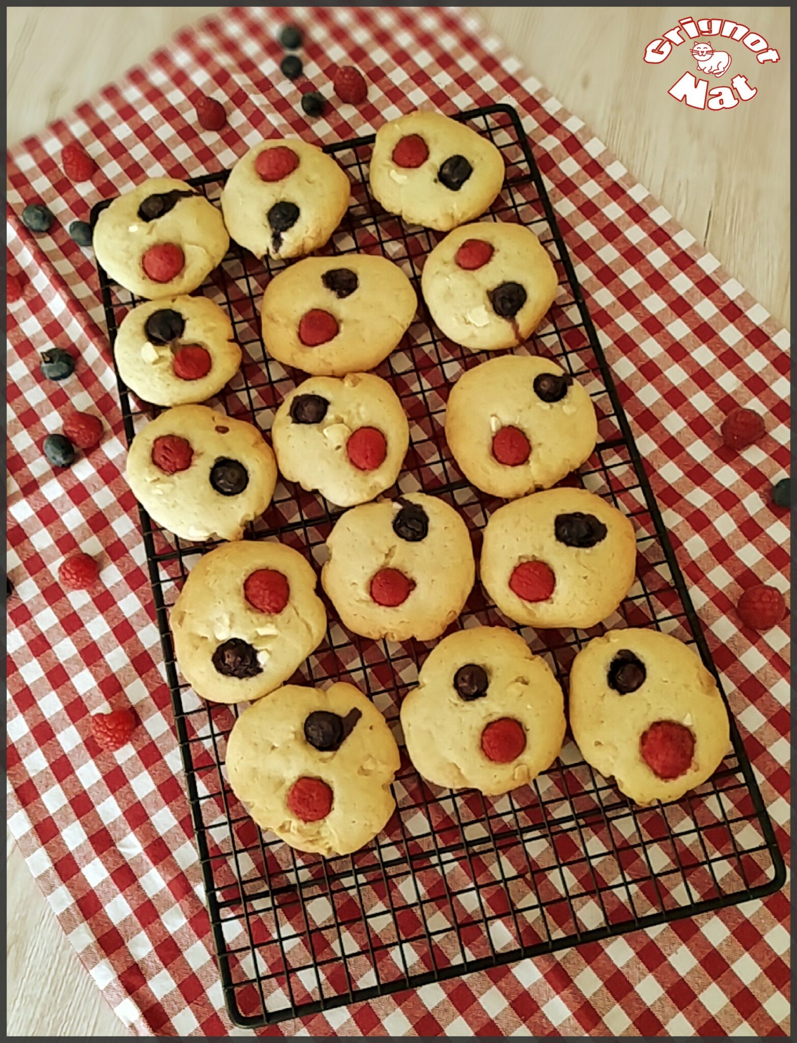 Cookies aux fruits rouges et au chocolat blanc - Grignot-Nat