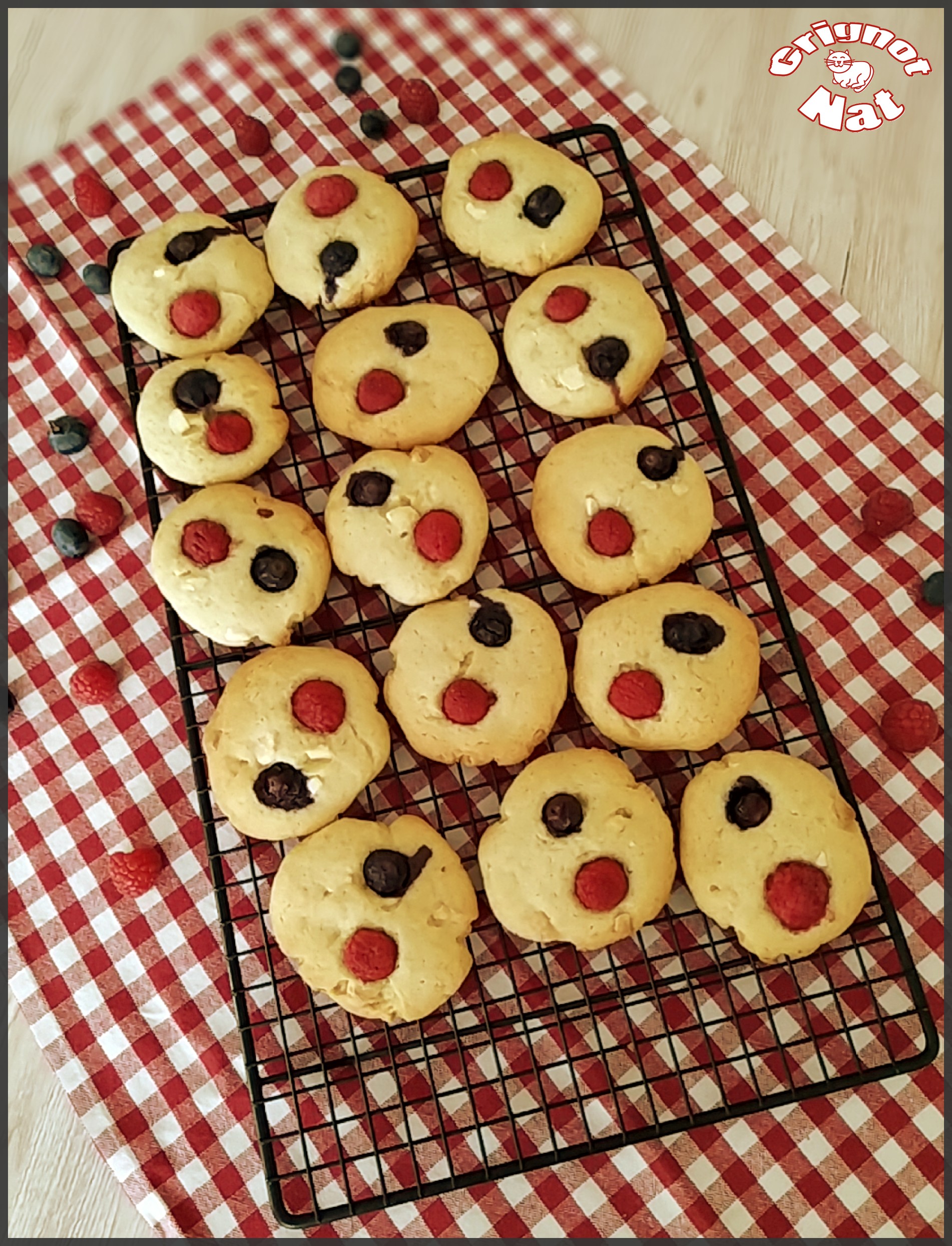 Cookies aux fruits rouges et au chocolat blanc - Grignot-Nat