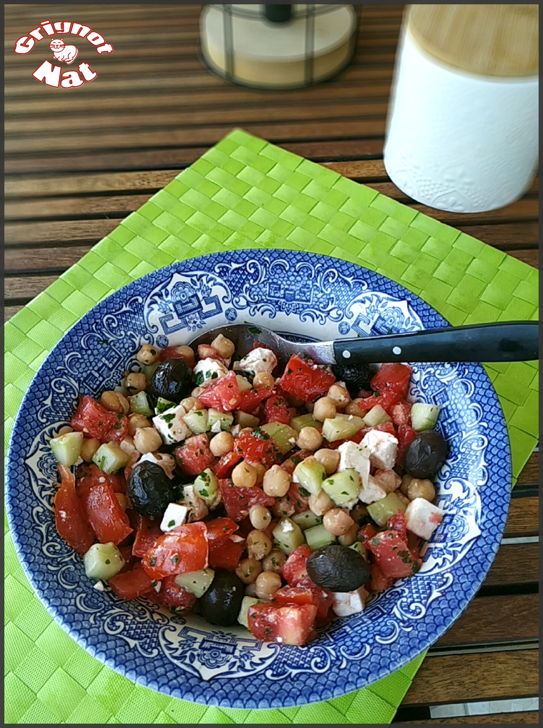 salade de pois chiches aux tomates concombre et feta - Grignot-Nat